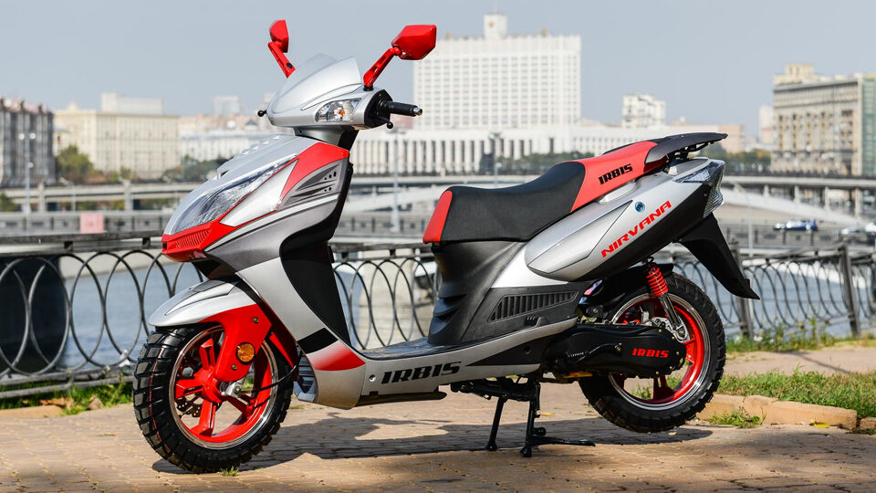 Лучшие скутеры 2022 года: рейтинг топ-10 по версии КП